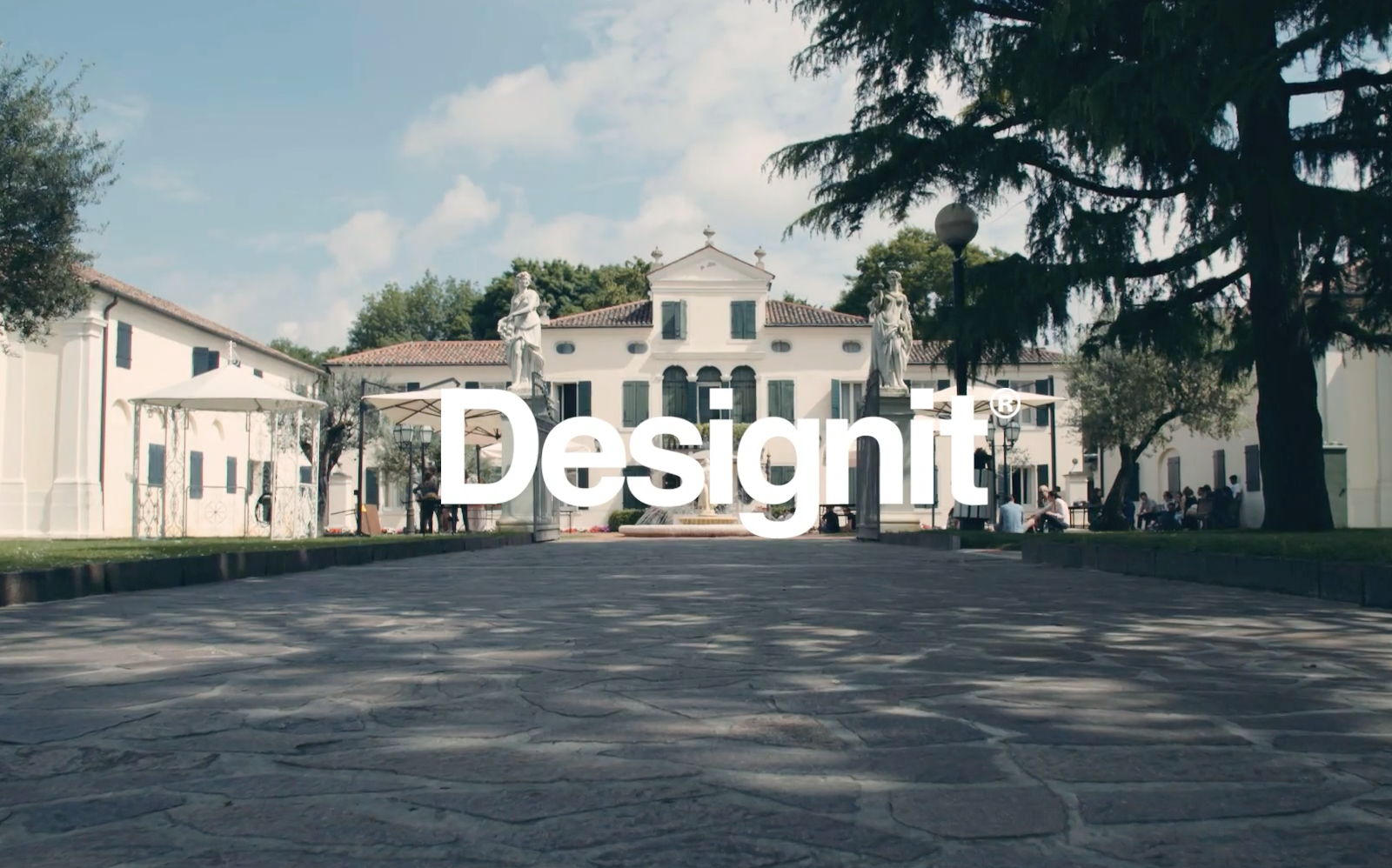 Designit-ejere drønede direkte ind på formuernes Top 10 - Bureaubiz