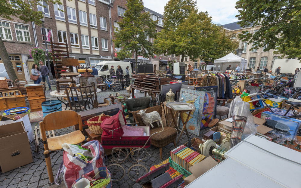 Facebook lancerer nu en lokal markedsplads - Bureaubiz